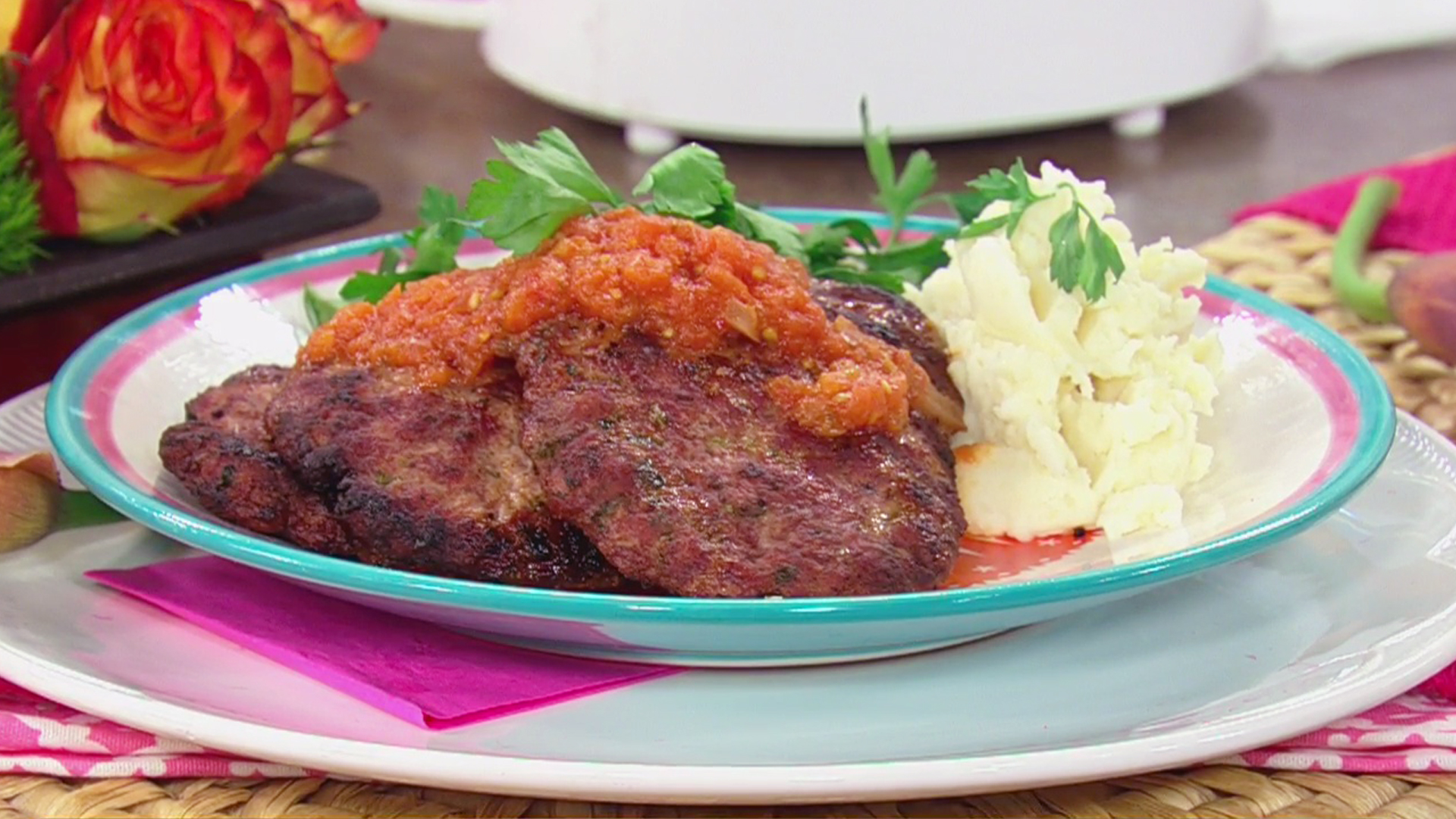 Pacholas al estilo Jalisco al estilo de Karla Martínez - Univision