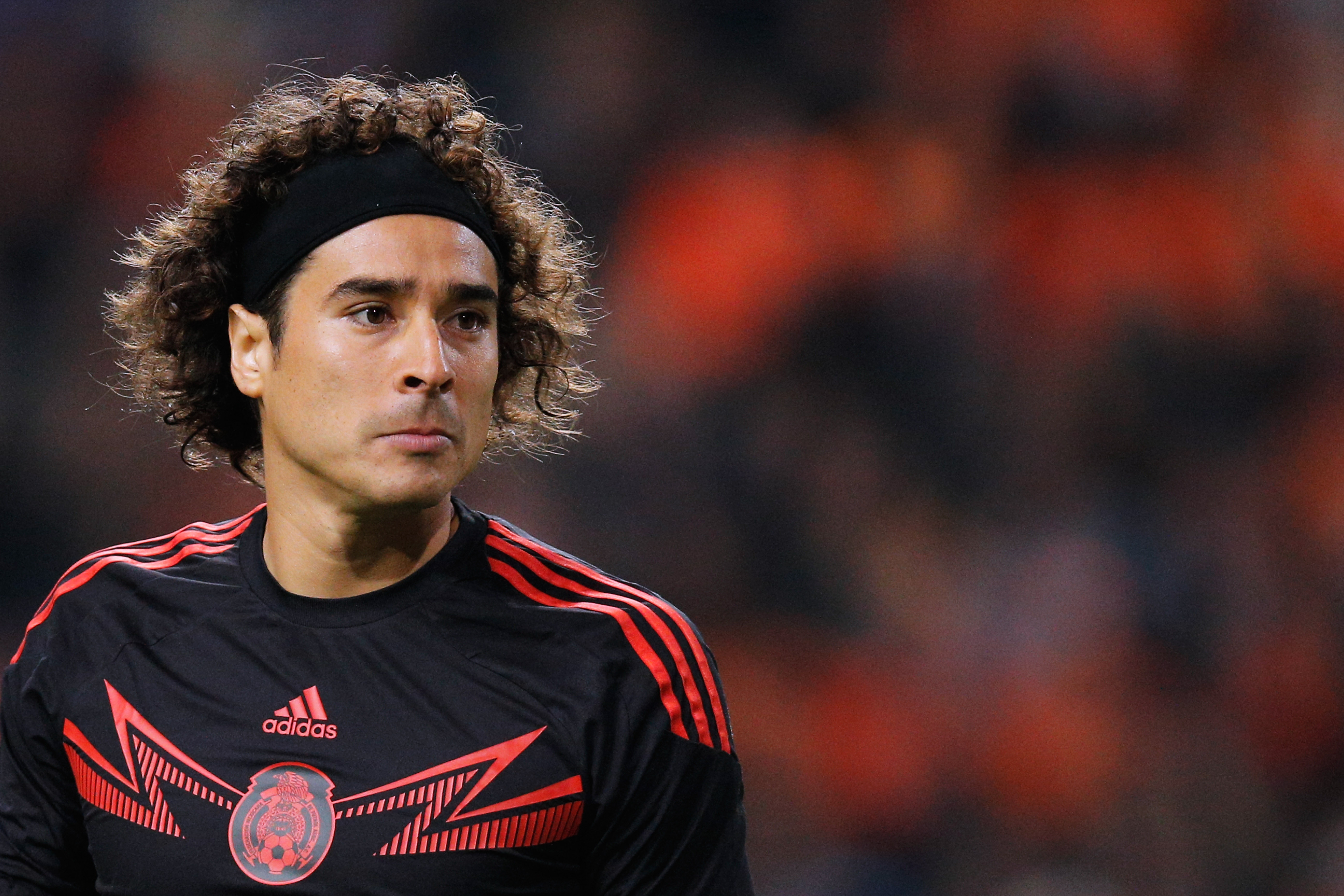 El Málaga aceptó interés de clubes por Ochoa - Univision