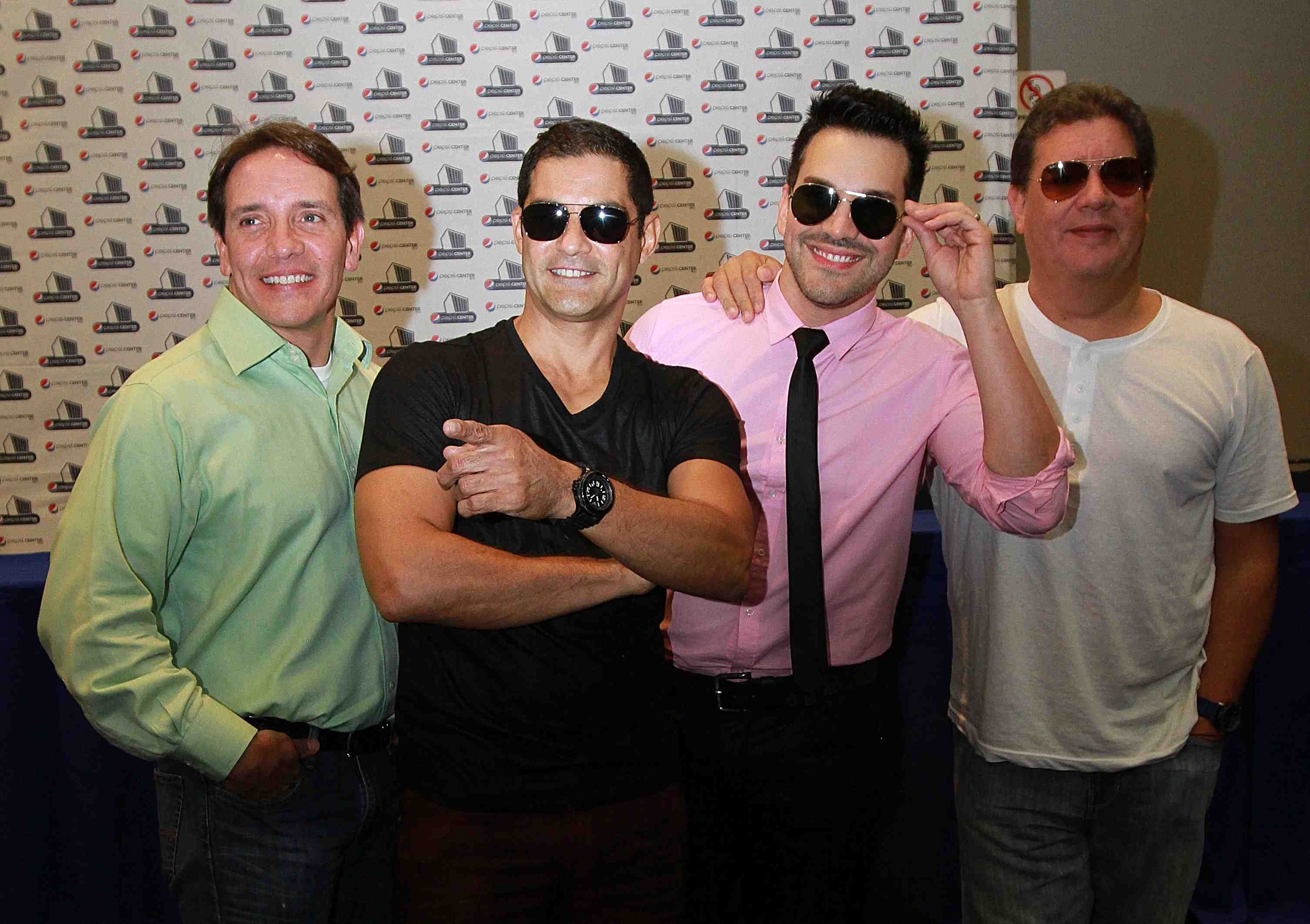 Menudo anuncia gira por México - Univision