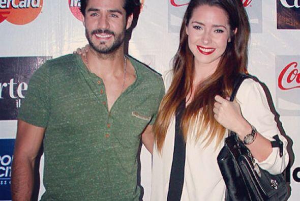 El corazón de José Ron ya tiene dueña, conoce a su nueva novia - Univision