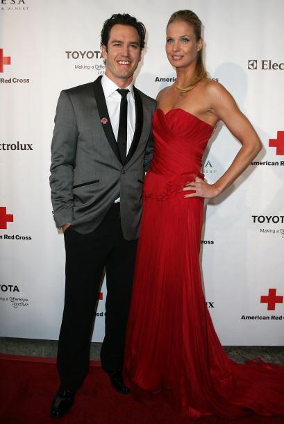 La ex Beverly Hills, Tiffani Thiessen espera su segundo bebé - Univision